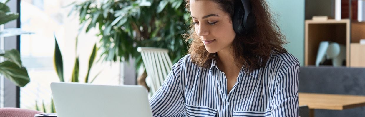 Implementing a Paperless Onboarding System: Advantages & Disadvantages